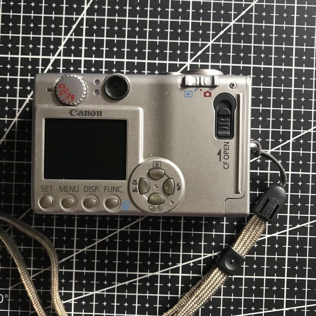 CANON IXUS 400 [digital camera/digicam], Photography, Cameras on Carousell