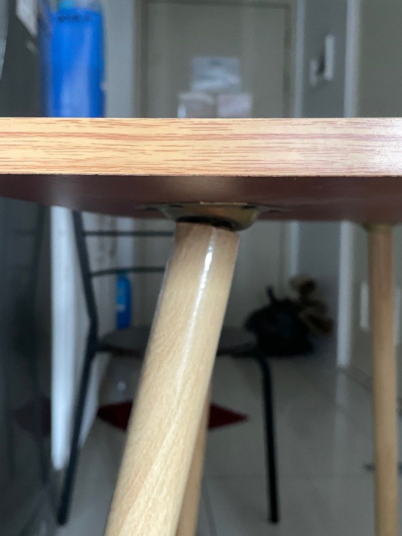 Desk Table (defective yung 1 stand), Furniture & Home Living, Furniture ...