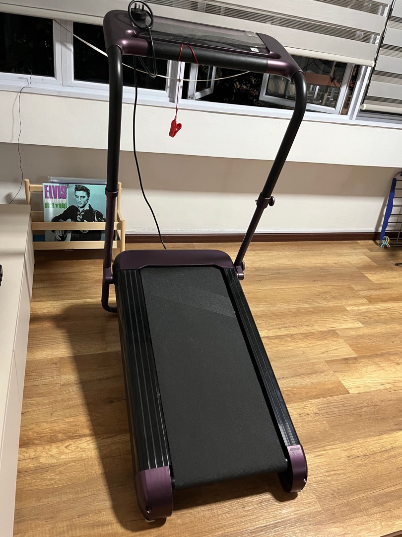 Elevated treadmill, U Trek Smart by OSIM, Sports Equipment, Exercise ...