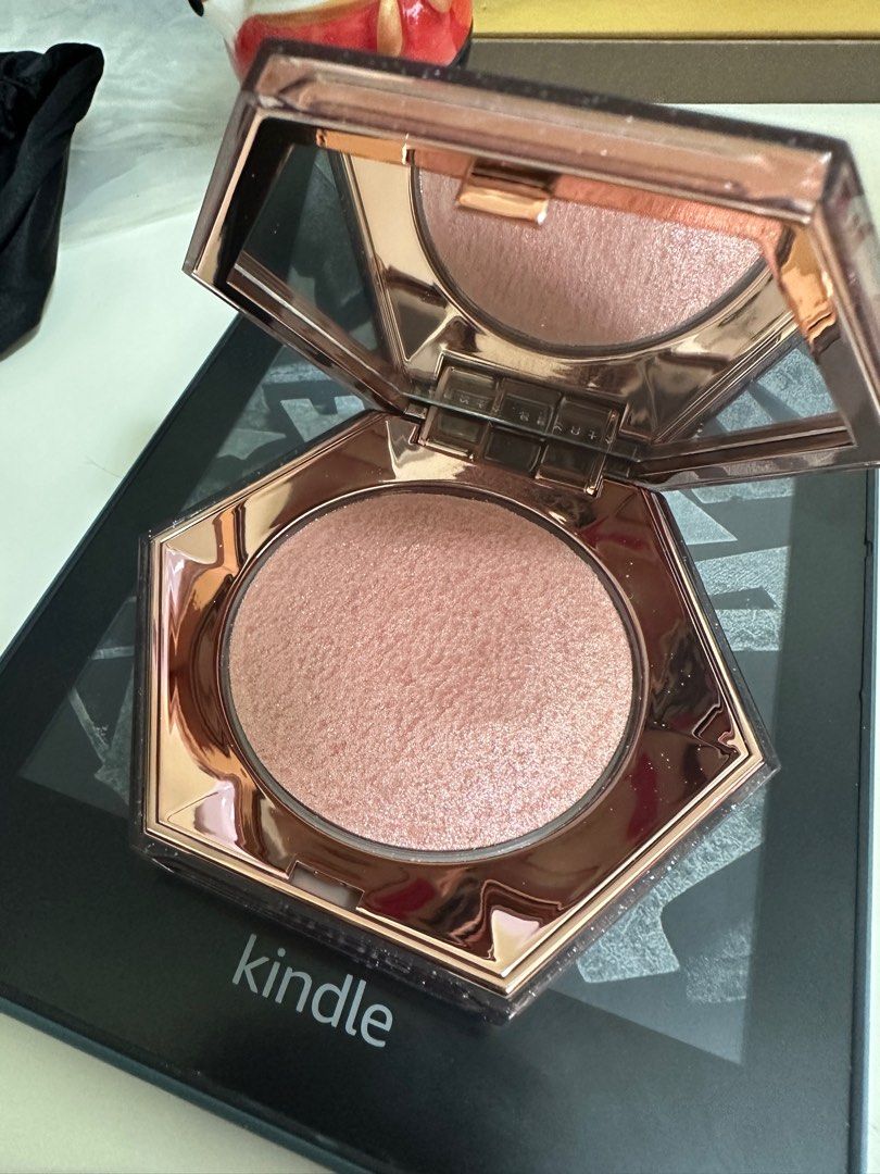 Fenty Beauty highlighter rose rave, Beauty & Personal Care, Face ...