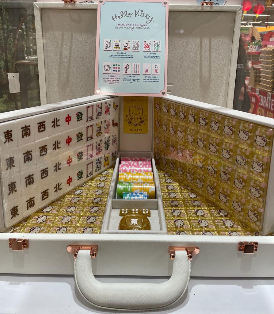 Hello Kitty Limited Edition Mahjong Gold Set, Hobbies & Toys, Toys ...