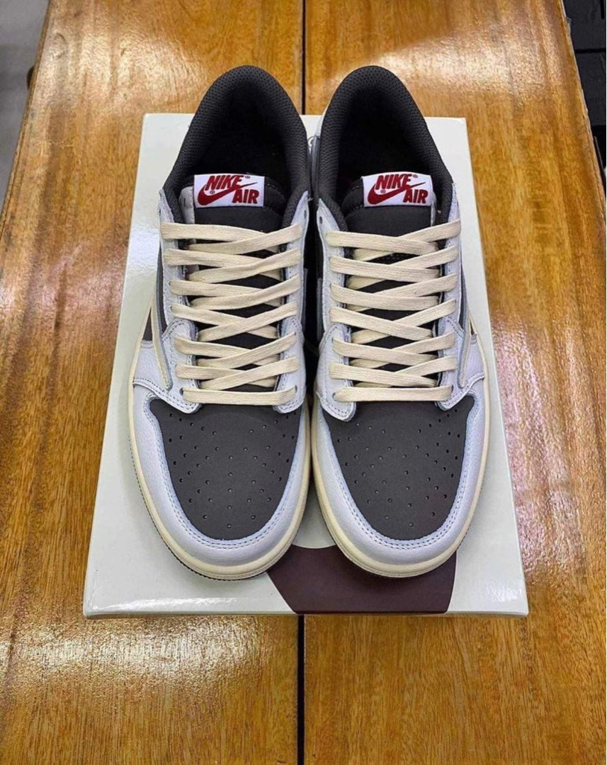 Jordan 1 reverse mocha Cactus Jack, Men's Fashion, Footwear, Sneakers ...