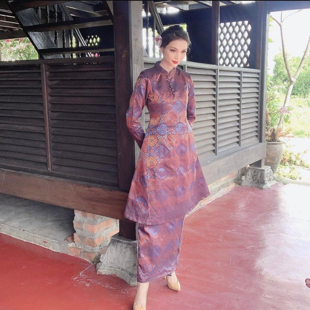 Kurung Riau Songket Tenun, Women's Fashion, Muslimah Fashion, Baju ...