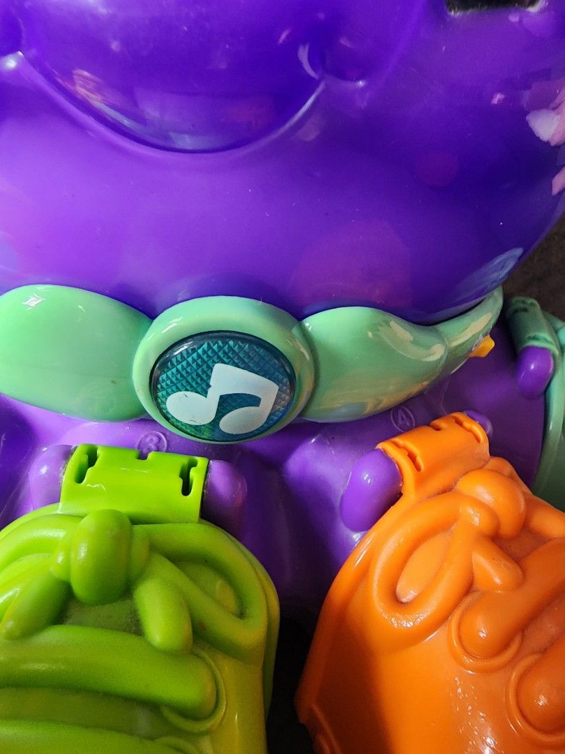 Leapfrog Peek a shoe octopus toy, with light and music for toddler ...