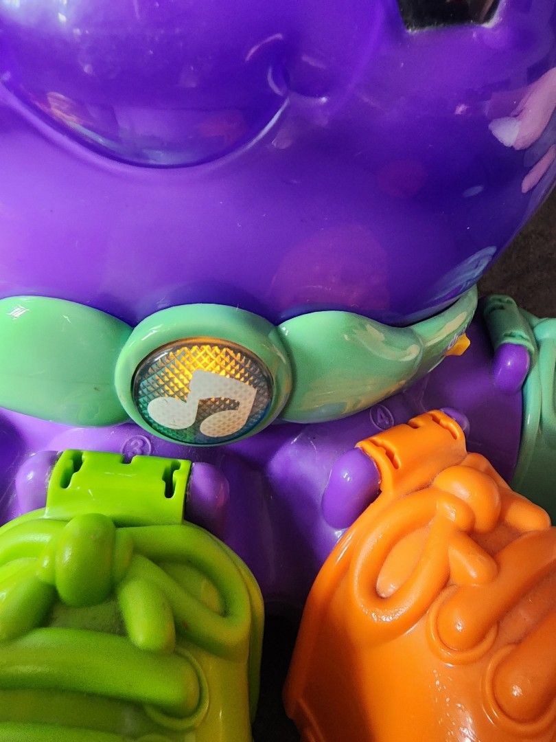 Leapfrog Peek a shoe octopus toy, with light and music for toddler ...