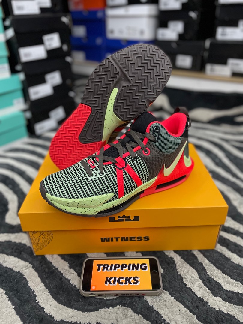 LEBRON WITNESS 7, Men's Fashion, Footwear, Sneakers on Carousell