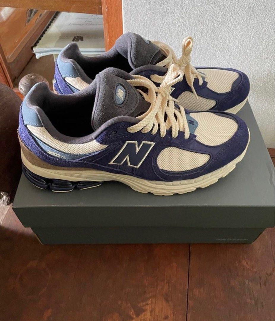 new balance 2002r bnwb, Men's Fashion, Footwear, Sneakers on Carousell