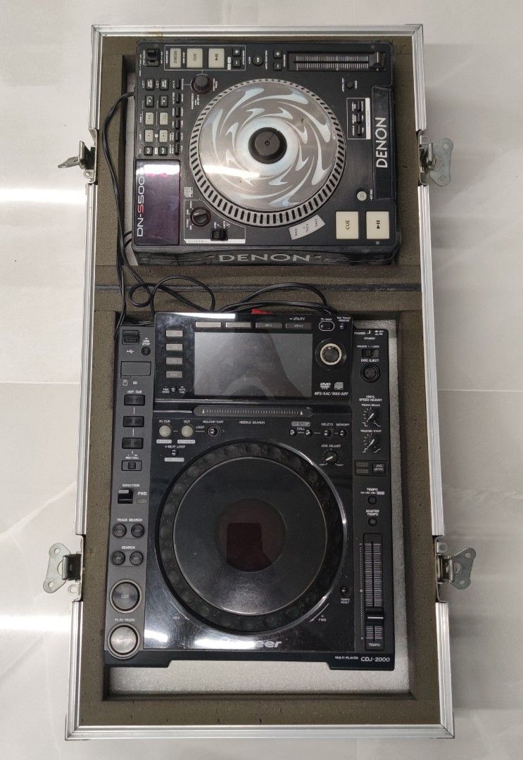 Pioneer CDJ2000 + DN-S5000 + Flight case, Audio, Other Audio Equipment ...