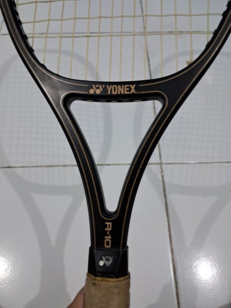 Raket Tenis Yonex Legendaris R-10, Olah Raga, Perlengkapan Olahraga ...