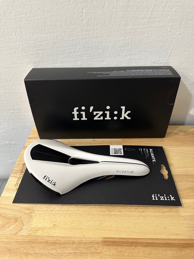 Rare Fizik Aliante R3 Open (white), Sports Equipment, Bicycles & Parts ...