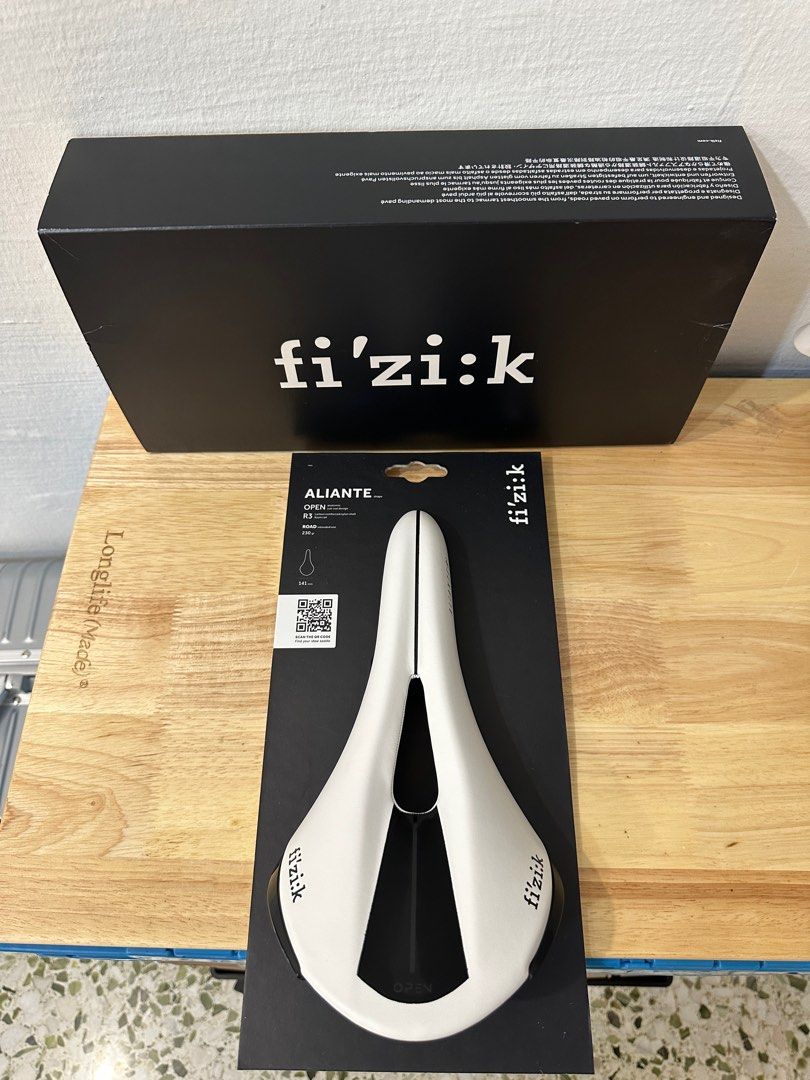 Rare Fizik Aliante R3 Open (white), Sports Equipment, Bicycles & Parts ...
