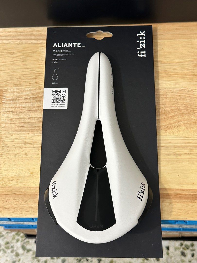 Rare Fizik Aliante R3 Open (white), Sports Equipment, Bicycles & Parts ...