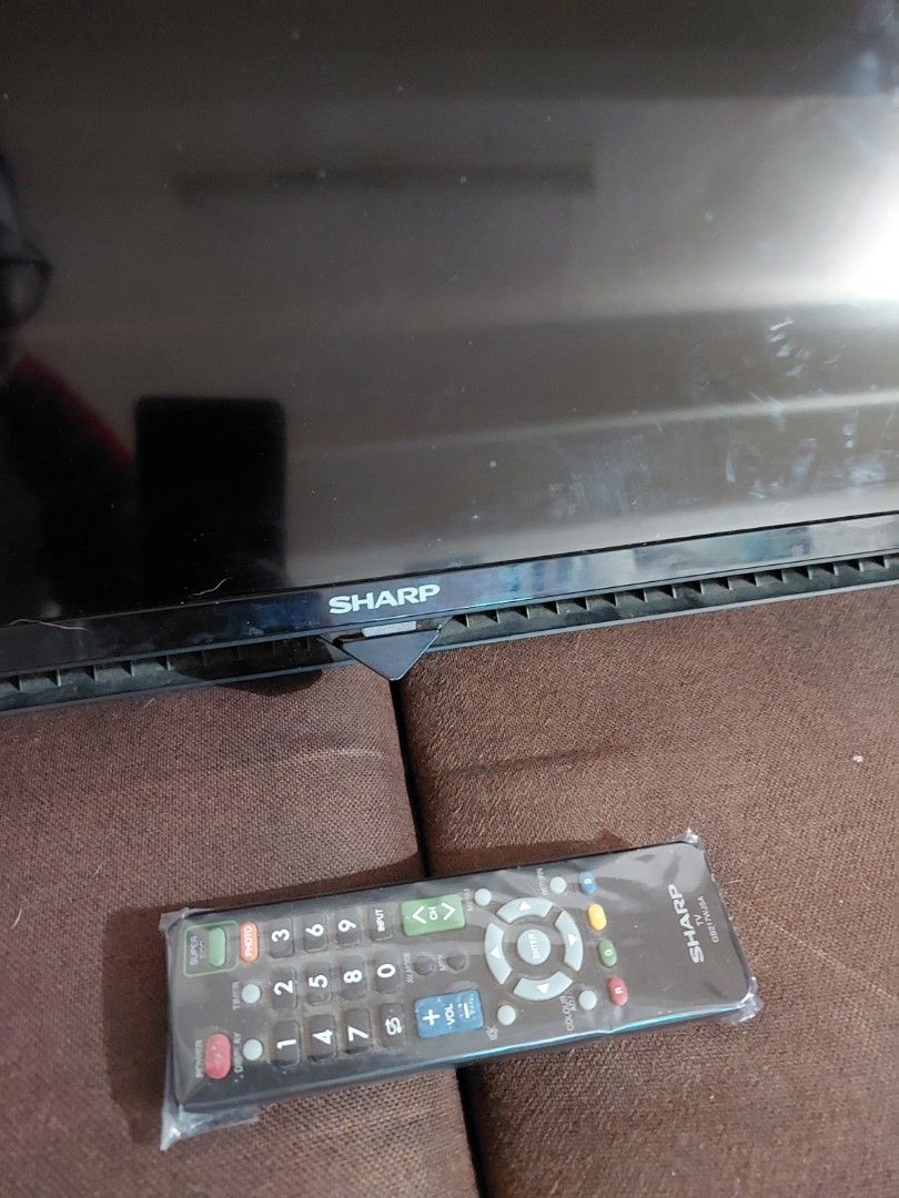 Sharp HD TV LED 32 inch Aquous LC-32LE185M (with remote), TV & Home ...