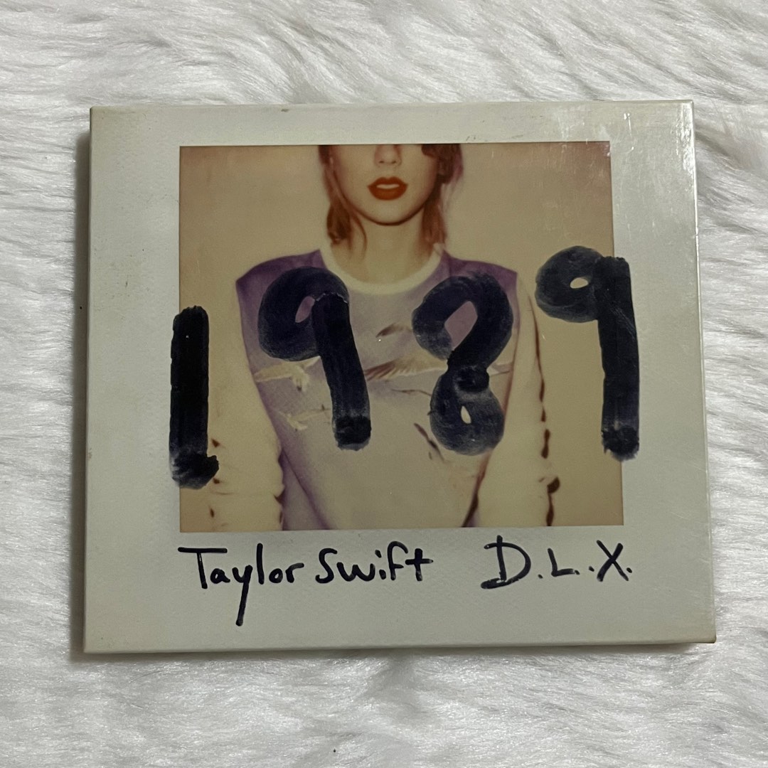 Taylor Swift 1989 Deluxe Album, Hobbies & Toys, Music & Media, CDs ...