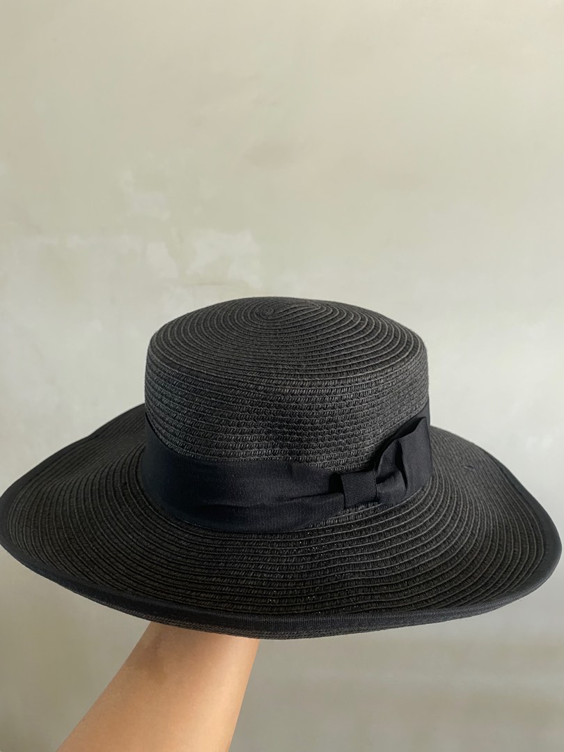 Topi pantai, Fesyen Wanita, Aksesoris di Carousell