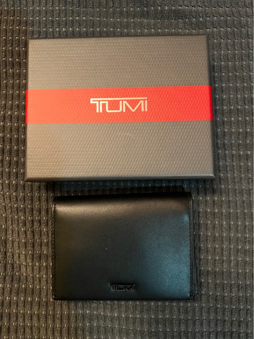 TUMI GUSSETED CARD CASE, Luxury, Bags & Wallets on Carousell