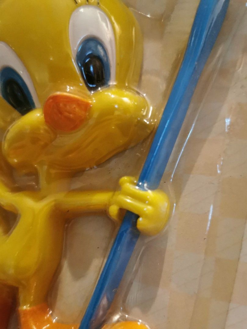 Tweety Bird Toothbrush Holder, Hobbies & Toys, Memorabilia ...