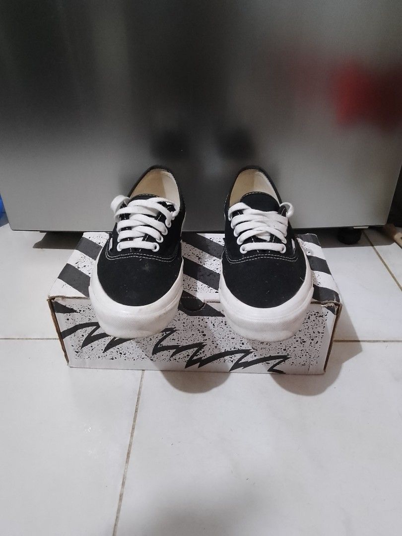 Vans Vault v2 Original, Men's Fashion, Footwear, Sneakers on Carousell