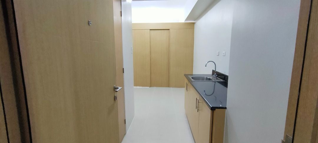 1BR Condo Bare Unit For Rent nr MRT in Fern at Grass Residences in ...