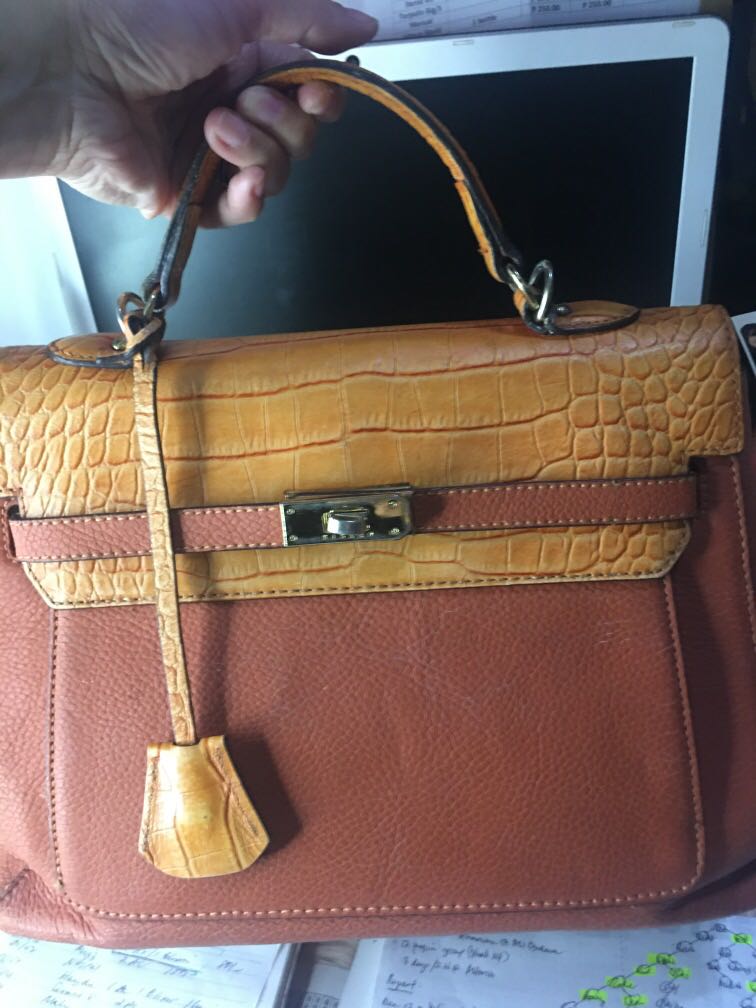 2 tone crocs skin bag, Women's Fashion, Bags & Wallets, Cross-body Bags ...