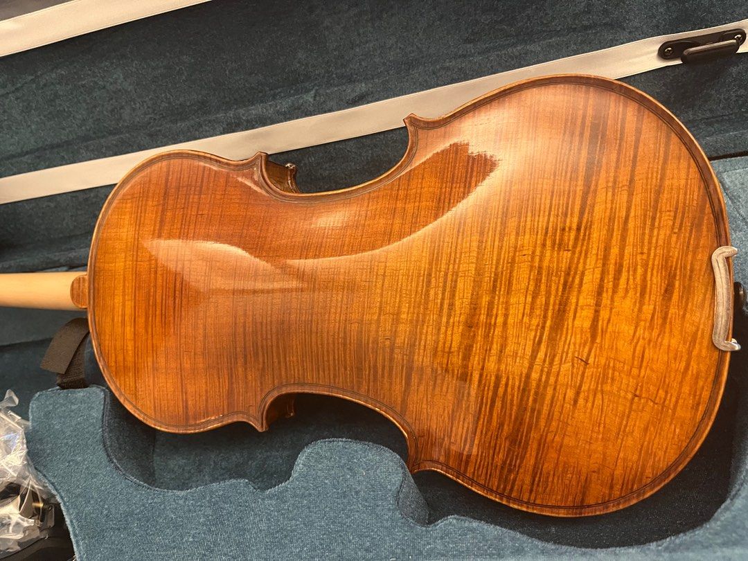 4/4 limited edition violin in one piece back, Hobbies & Toys, Music ...