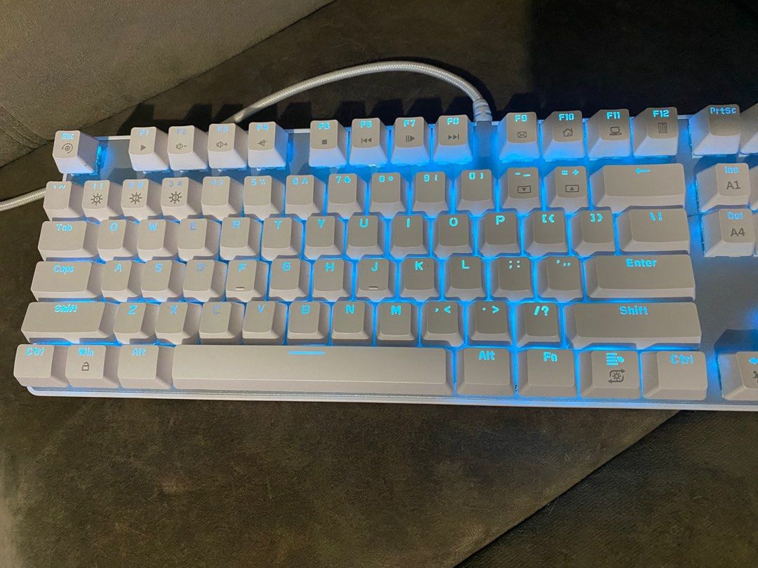 [ RUSH ] MECHANICAL KEYBOARD MAGEGEE, Computers & Tech, Parts ...