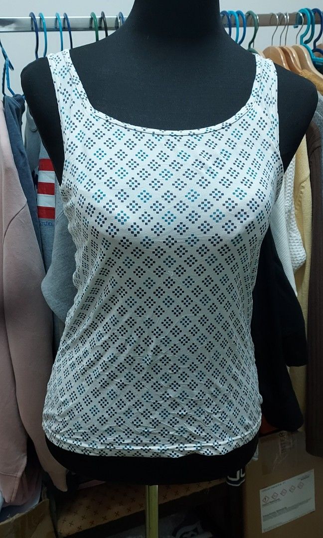 AIRISM (UNIQLO) INNER PADDED & UNPADDED, Women's Fashion, New ...