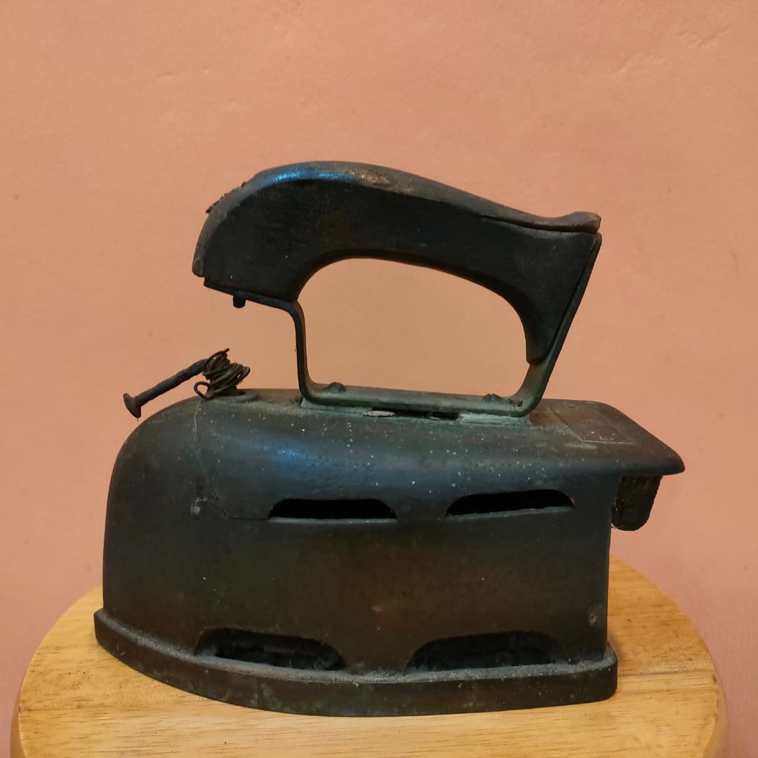 Antique Copper Iron, TV & Home Appliances, Irons & Steamers on Carousell