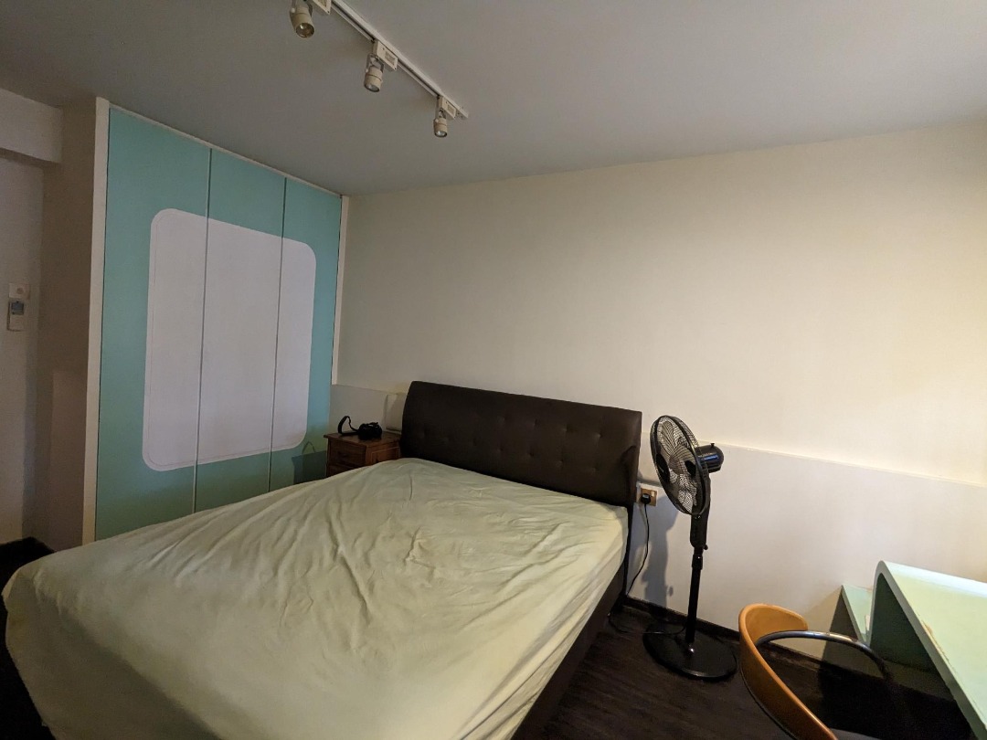 Big common room near NTU, 3 stops to Boon lay MRT, Property, Rentals ...