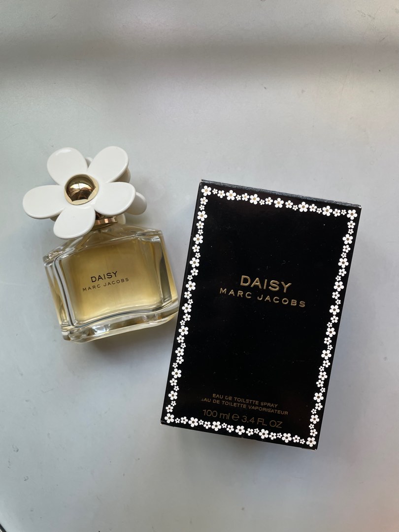 Daisy Marc Jacobs 100ml, Beauty & Personal Care, Fragrance & Deodorants on Carousell