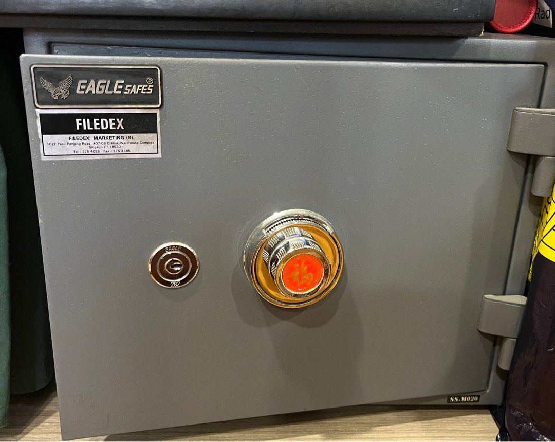 EAGLE Combination Dial & Keylock Safe, Furniture & Home Living ...