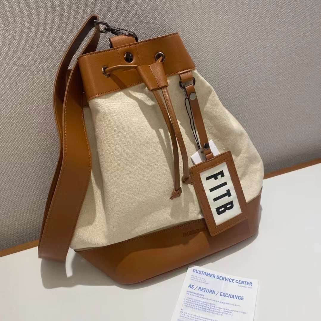 韓國Fitb Yoko Bucket Bag (L)(IV-BR) 金多美 朴寶英 韓素希使用, 女裝, 手袋及銀包, 多用途袋 ...