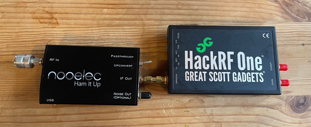 HackRF One + HamItUp + Diamond D130 Discone antenna, Mobile Phones ...