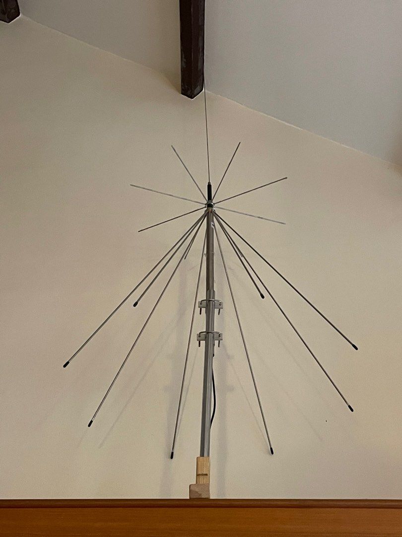 HackRF One + HamItUp + Diamond D130 Discone antenna, Mobile Phones ...