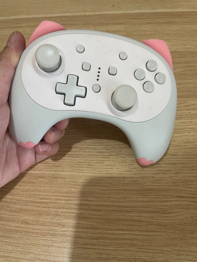 IINE pink kitten controller, Video Gaming, Gaming Accessories ...
