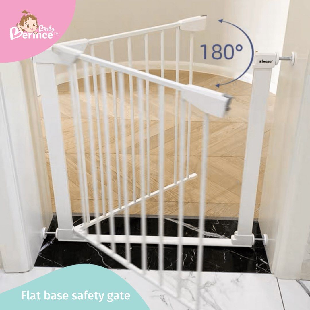 [INSTOCK] Flat Base Anti Trip White Safety Gate, Furniture & Home ...