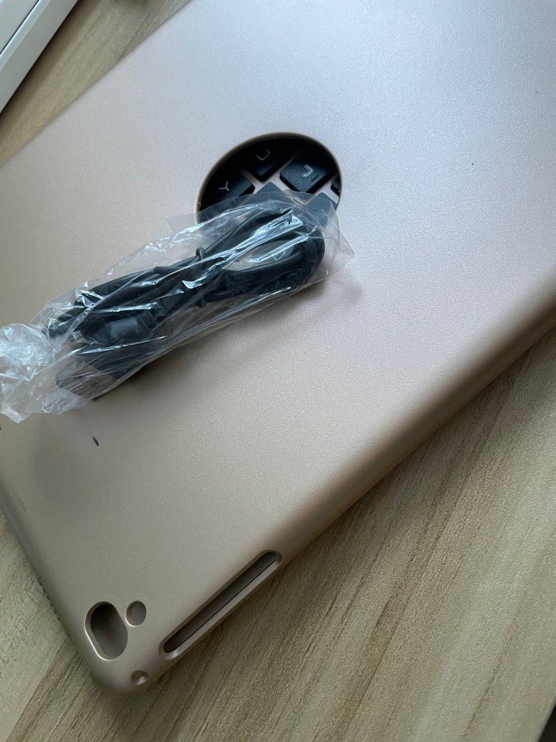 Ipad clamshell bluetooth keyboard, Computers & Tech, Parts ...