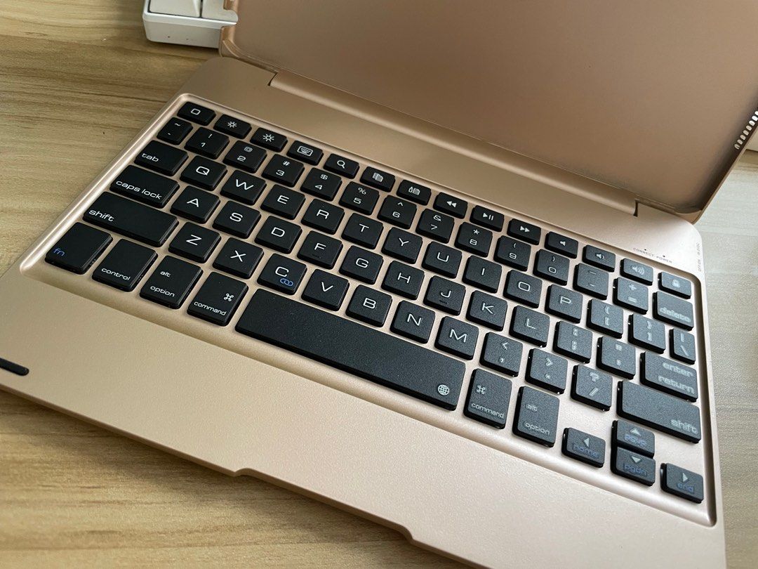 Ipad clamshell bluetooth keyboard, Computers & Tech, Parts ...