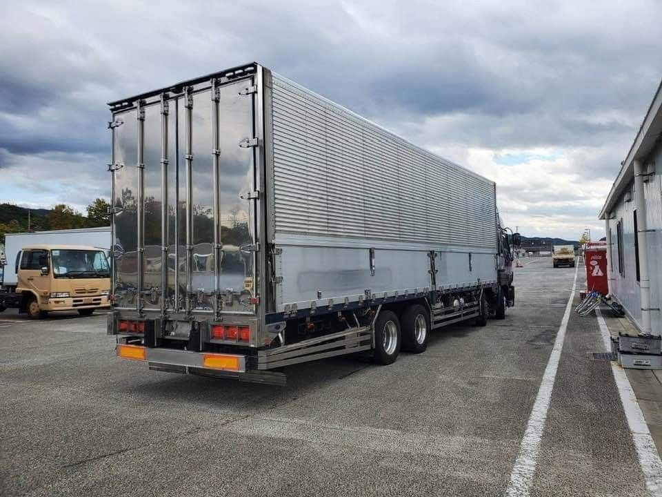 ISUZU GIGA WING VAN - 6WF1, Commercial & Industrial, Industrial ...