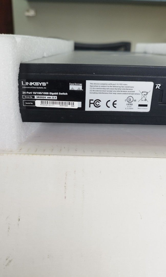 Linksys 24-Port 10/100/10000 Gigabit Switch with Website, Computers ...
