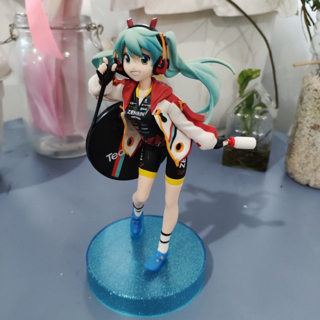 Miku Racing Team Ukyo figure, Hobbies & Toys, Toys & Games on Carousell