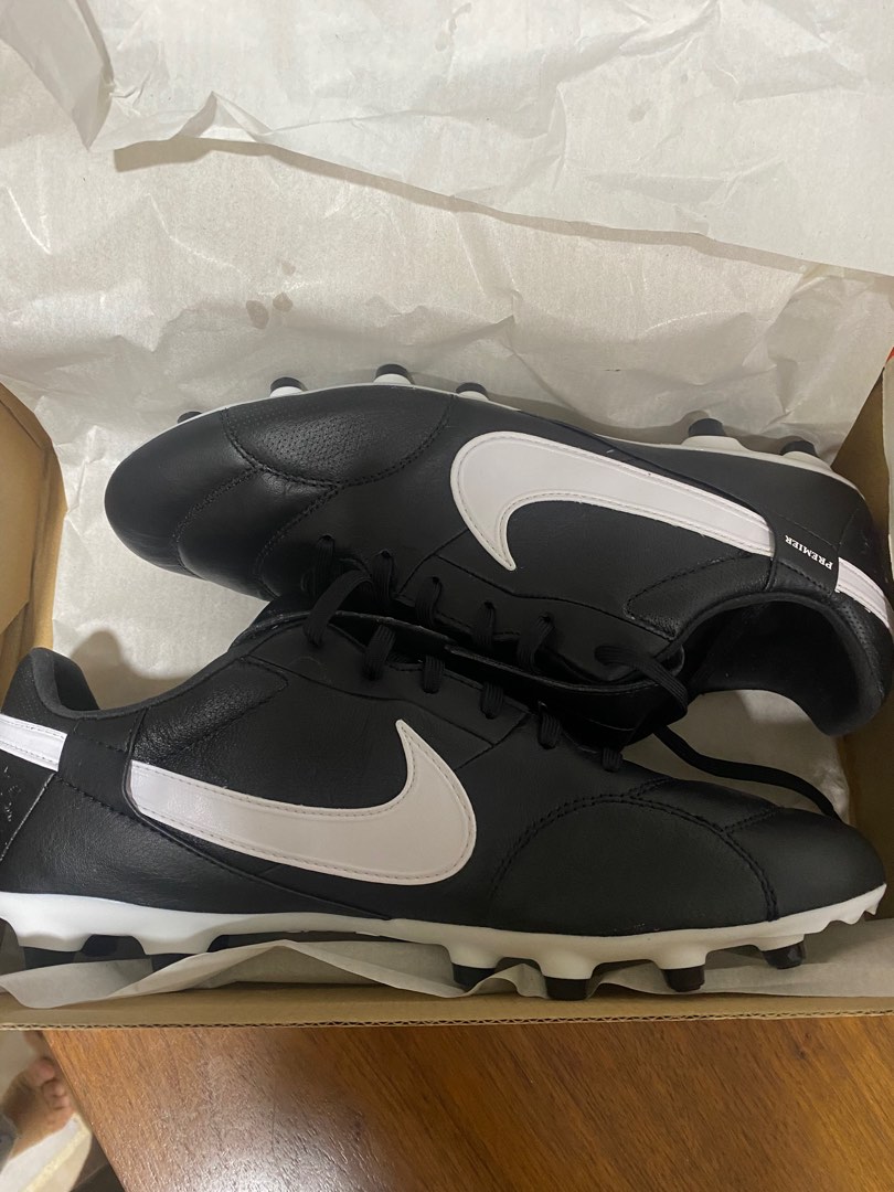 Nike premier, Men's Fashion, Footwear, Sneakers on Carousell
