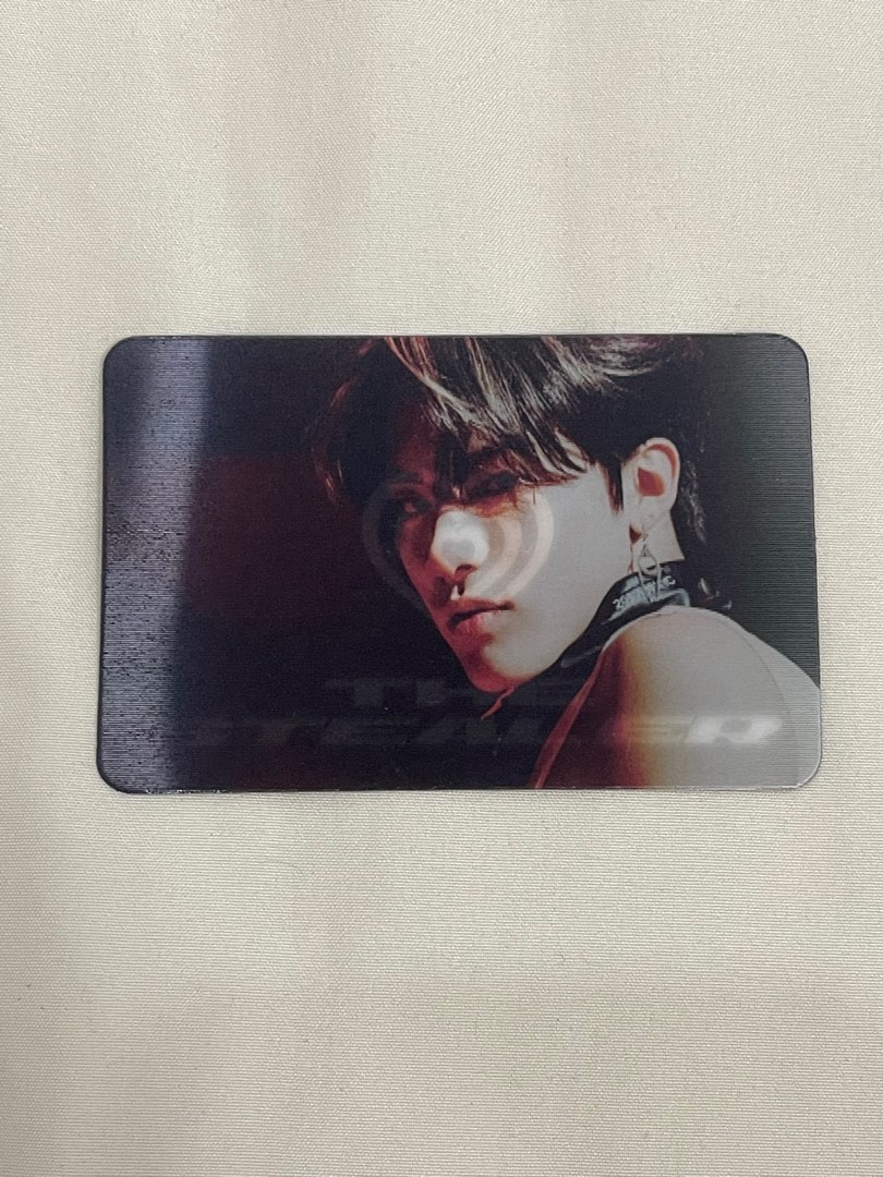 OFFICIAL PHOTOCARD THE BOYZ Eric The Stealer Lenticular, Hobbies & Toys ...