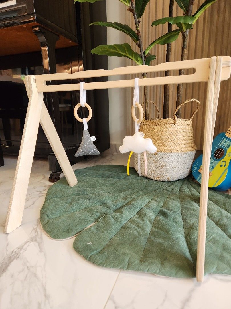 Playgym with overhead toys, Babies & Kids, Infant Playtime on Carousell