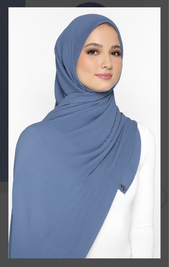 Pleats Hijab dUCk Colour code :overtime, Women's Fashion, Muslimah ...