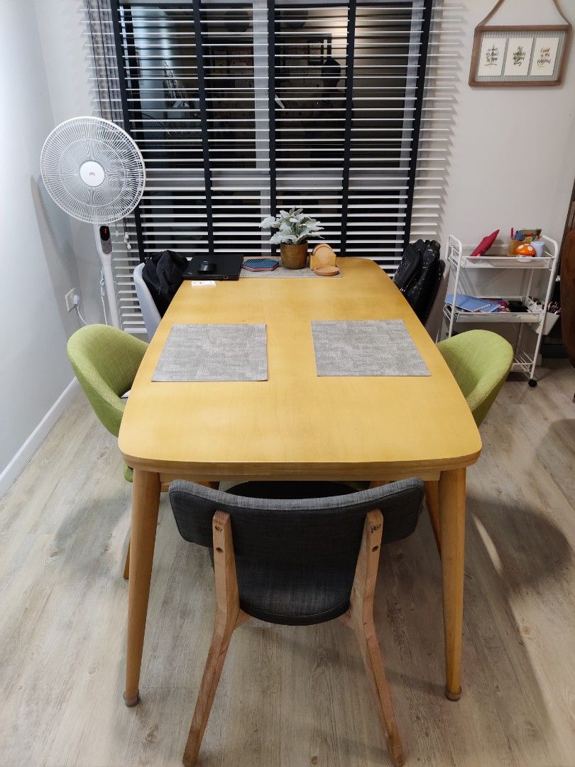 Preloved - Scandinavian dining table set (1 table, 5 chairs), Furniture ...