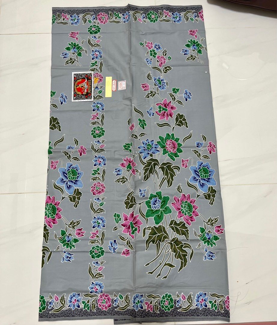 Rare Grey Batik, Men's Fashion, Muslim Wear, Sarong on Carousell