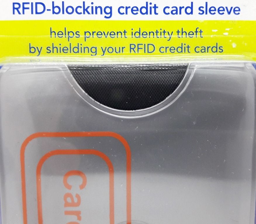 RFID-blocking credit card Sleeves, Hobbies & Toys, Stationary & Craft ...