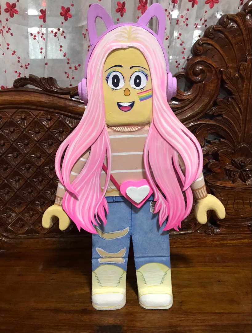 Roblox Girl Table Standee- Happy Birthday Banner, Hobbies & Toys ...