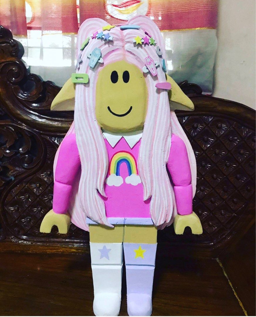 Roblox Girl Table Standee- Happy Birthday Banner, Hobbies & Toys ...